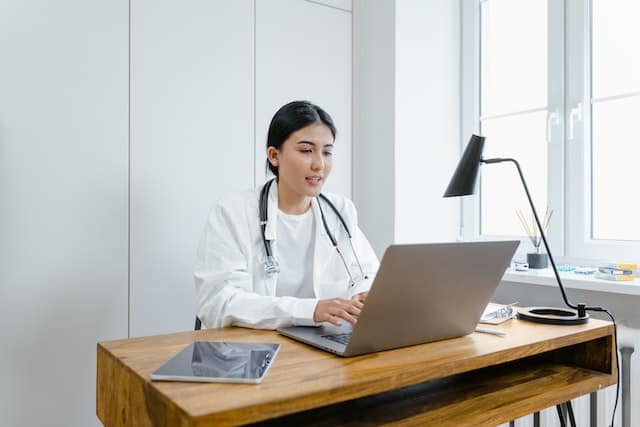 Natuurlijke medicijnen, beter als op doktersrecept?